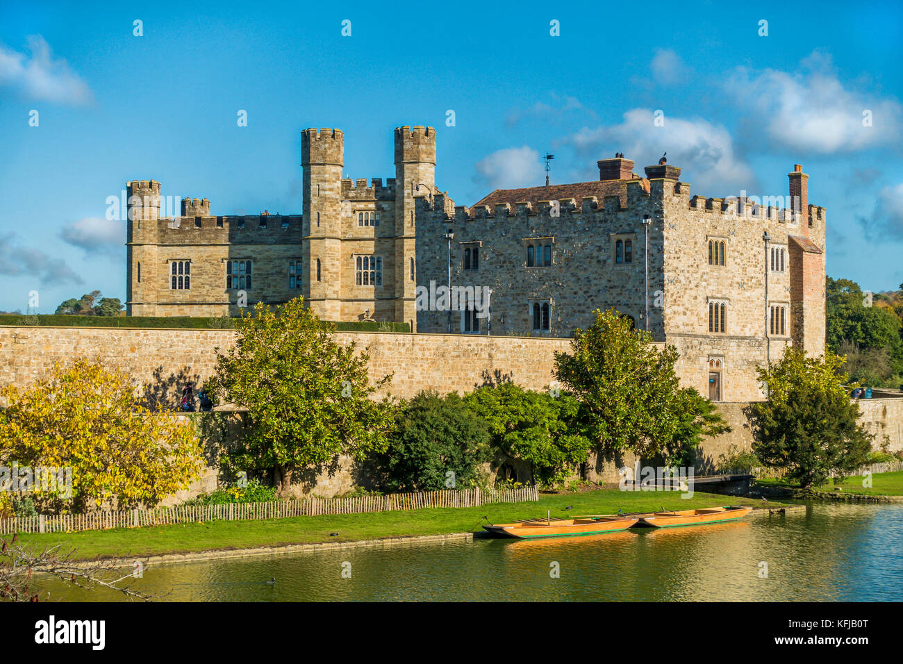 Leeds castle maidstone, kent hi-res stock photography and images - Alamy