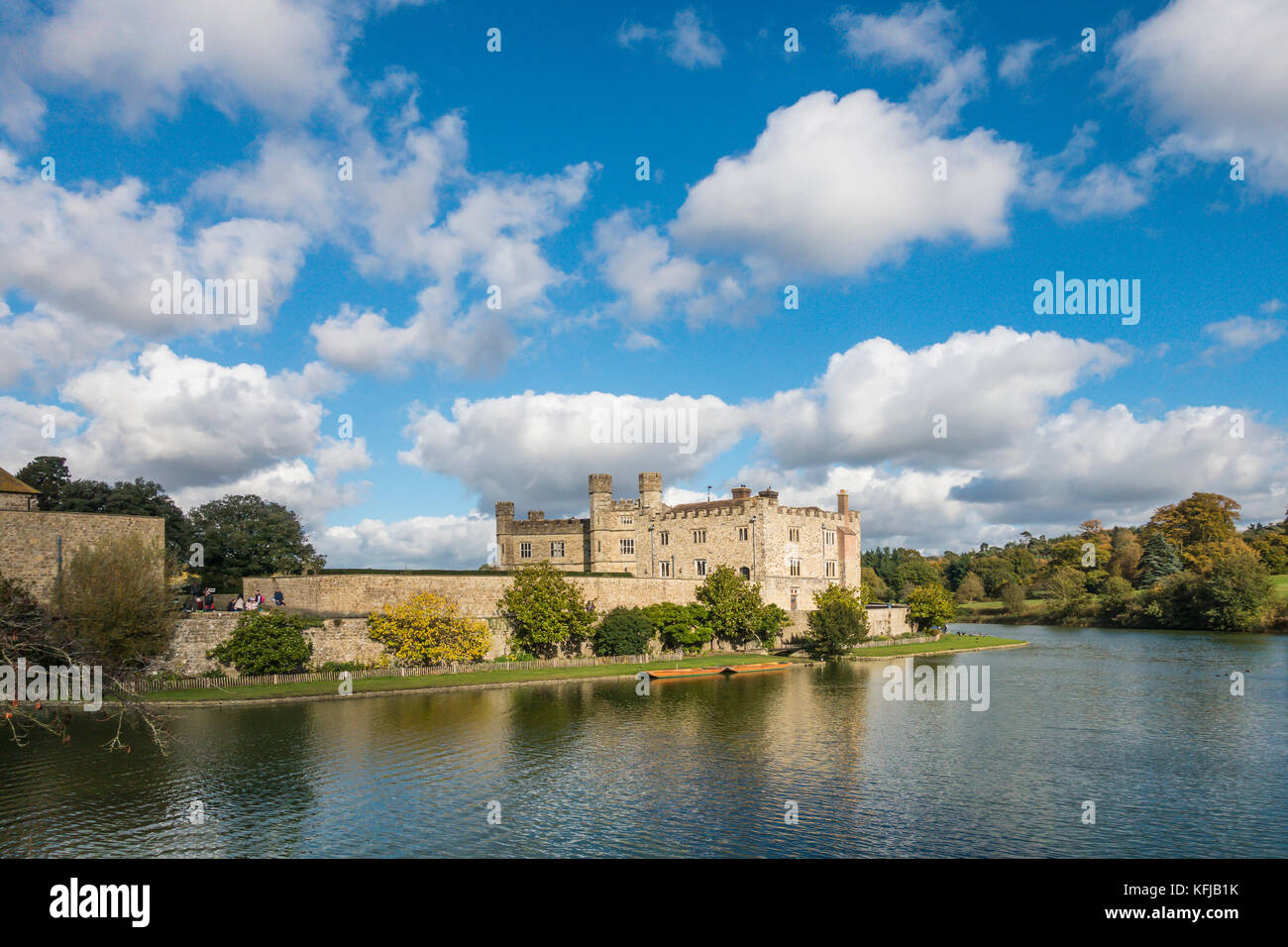 Leeds castle maidstone, kent hi-res stock photography and images - Alamy