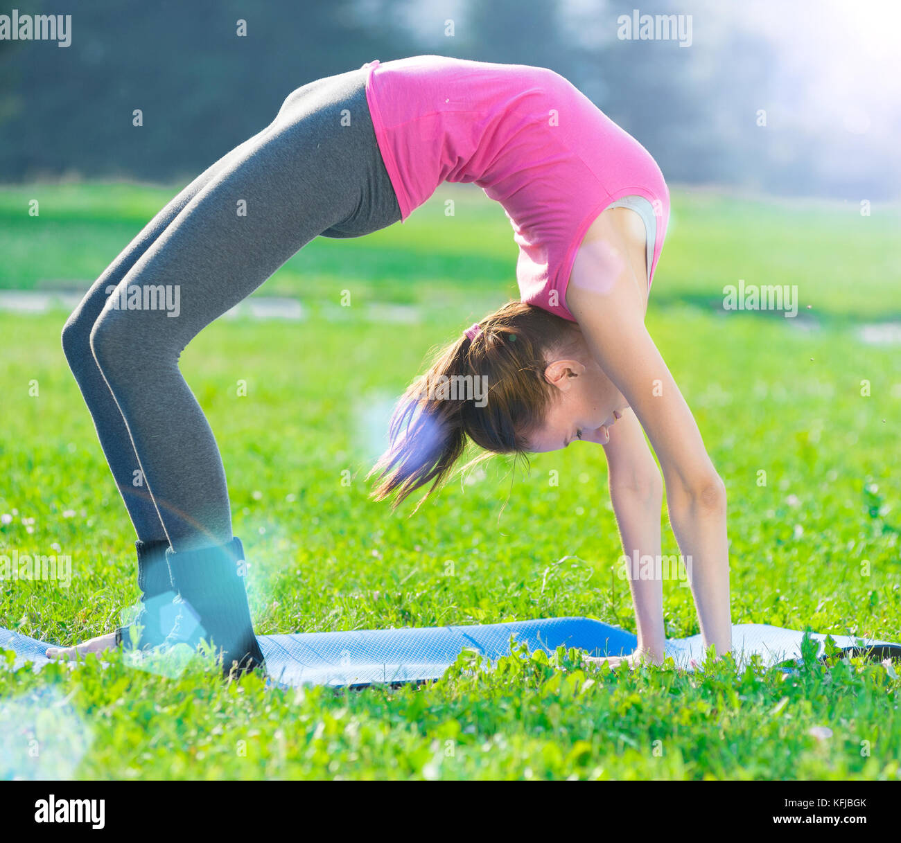 Body postures hi-res stock photography and images - Alamy