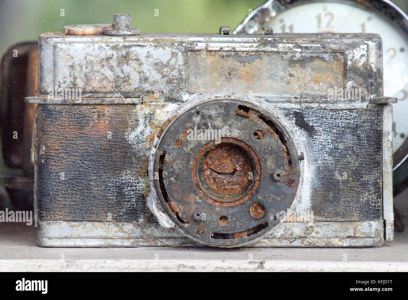 Old rusty camera Stock Photo - Alamy