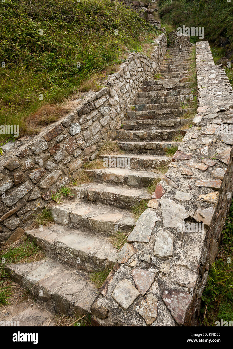 Ancient stone stairway up hill hi-res stock photography and images - Alamy