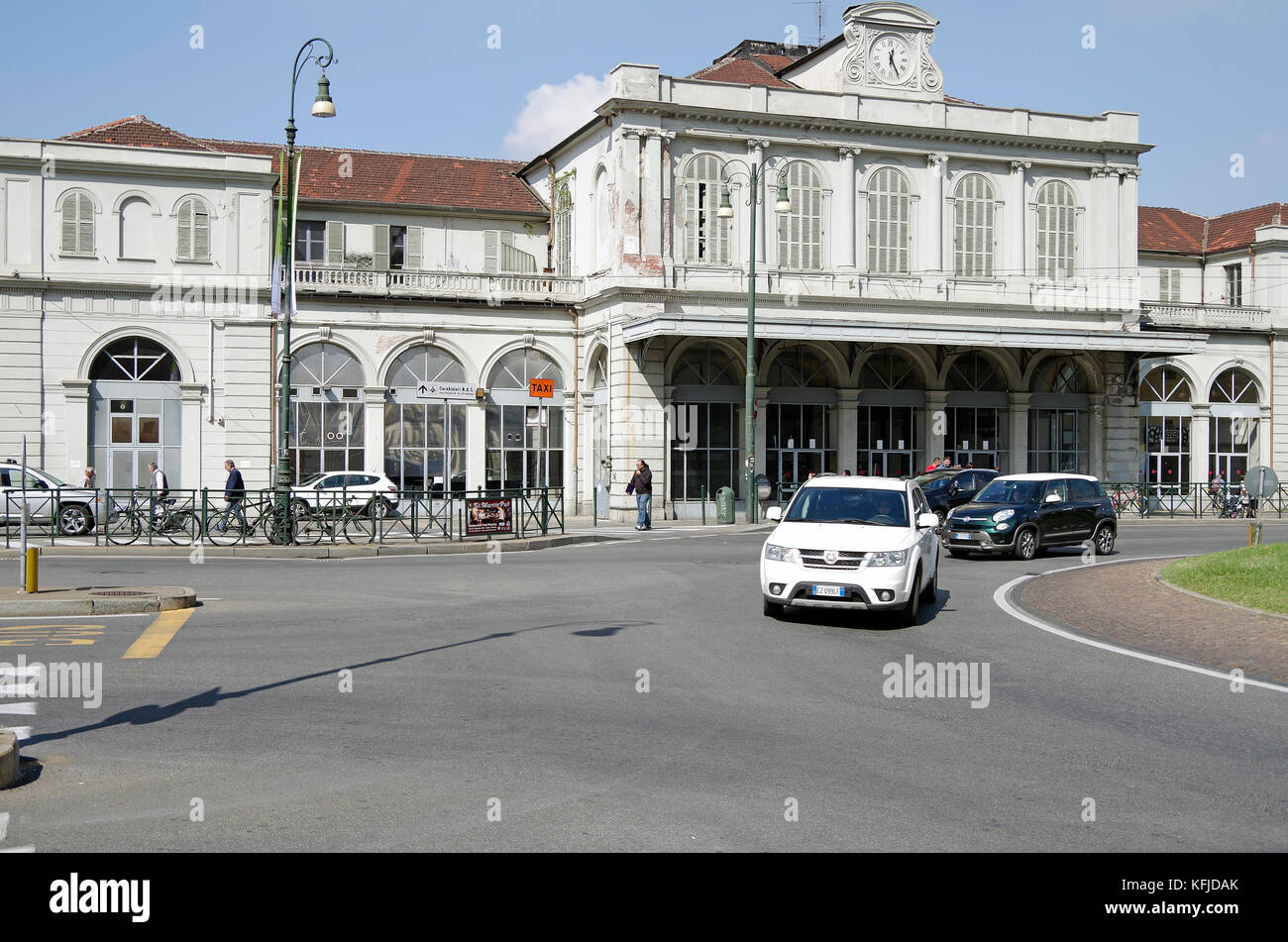 Torino porta nuova railway station hi-res stock photography and images ...