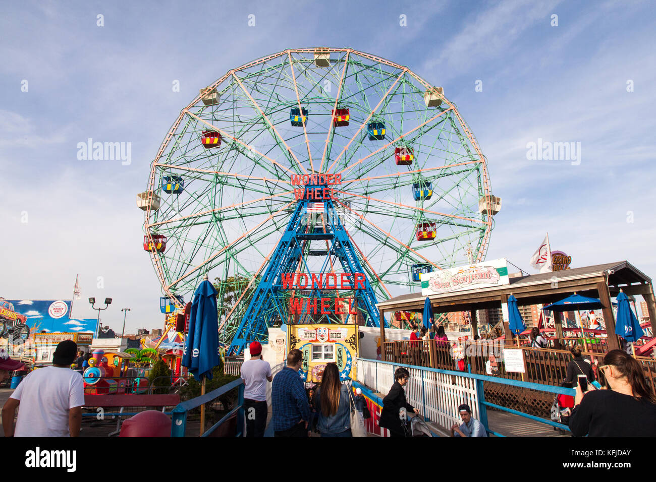 Deno's Wonder Wheel Amusement Park, West 12th Street, Brooklyn, NY, USA ...