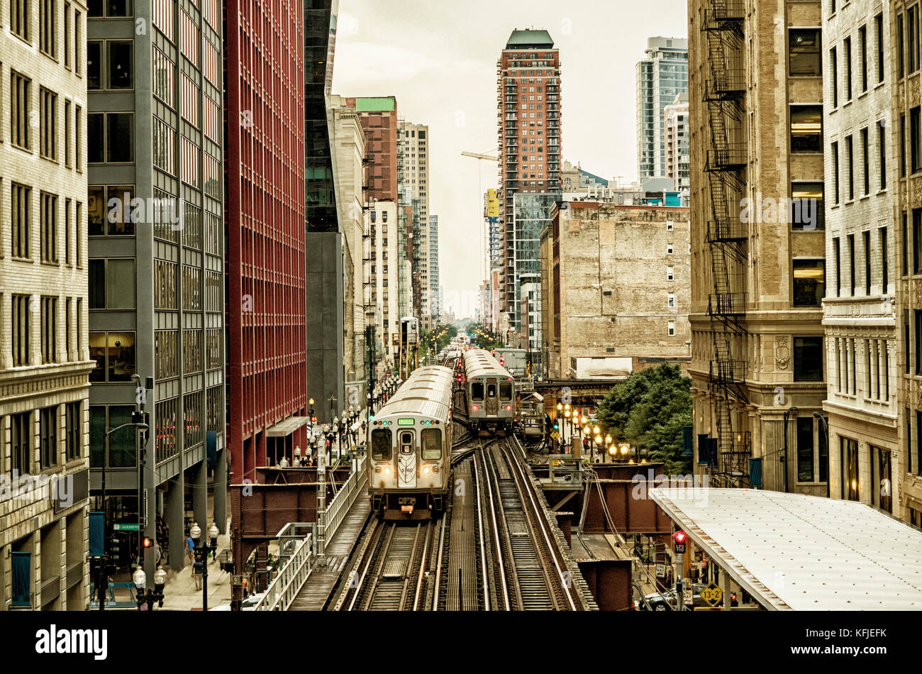 Train on elevated tracks within buildings at the Loop, Chicago City ...