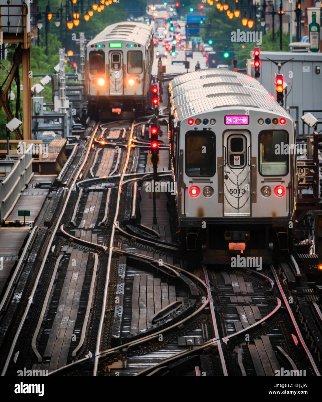 Train on elevated tracks within buildings at the Loop, Chicago City ...