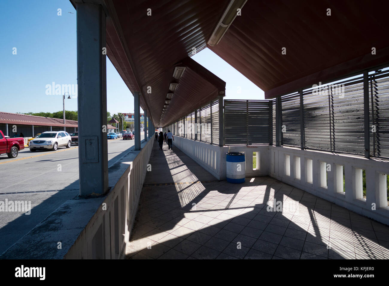 Border crossing mexico traffic hi-res stock photography and images - Alamy