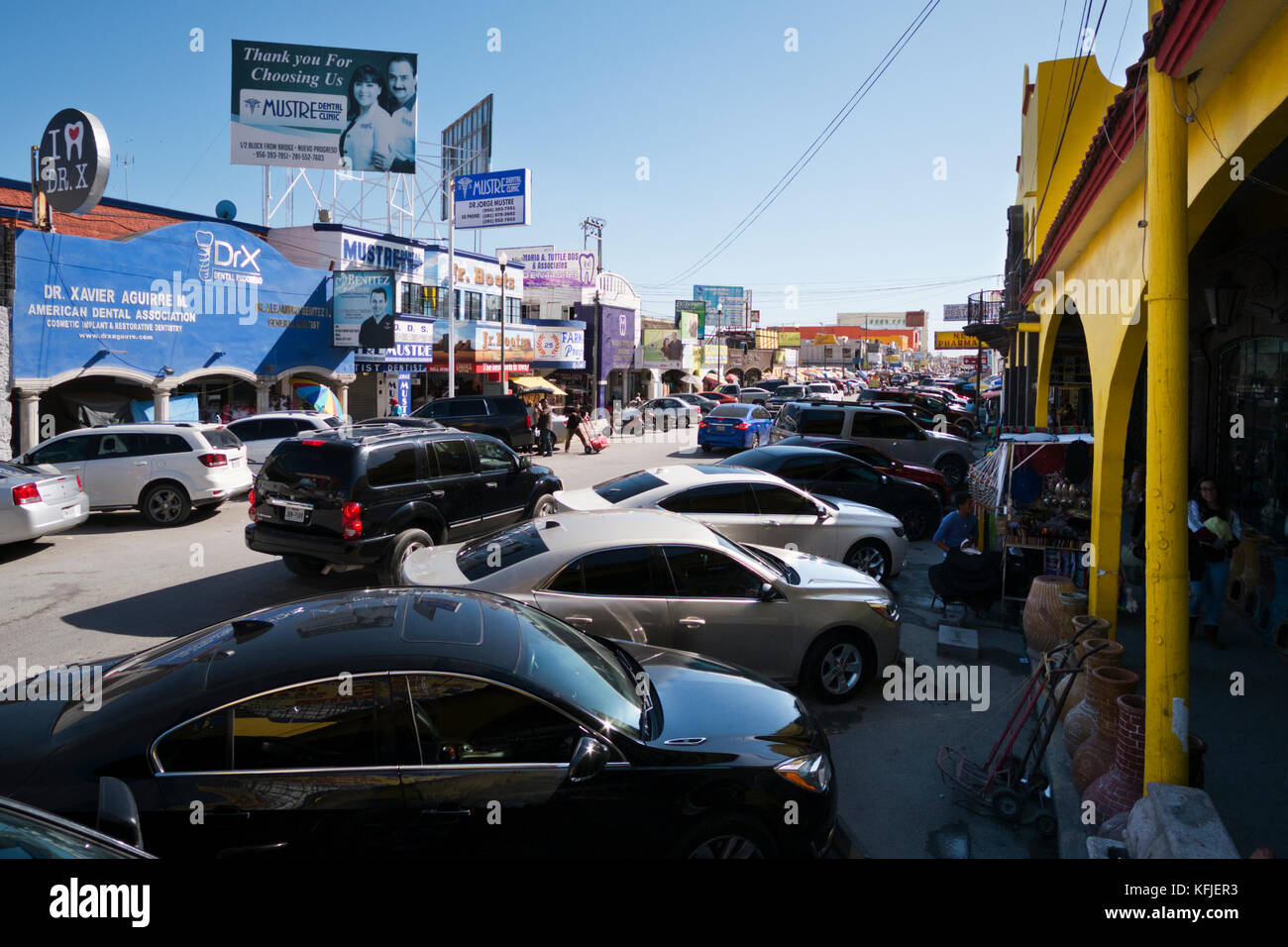 Border crossing mexico traffic hi-res stock photography and images - Alamy