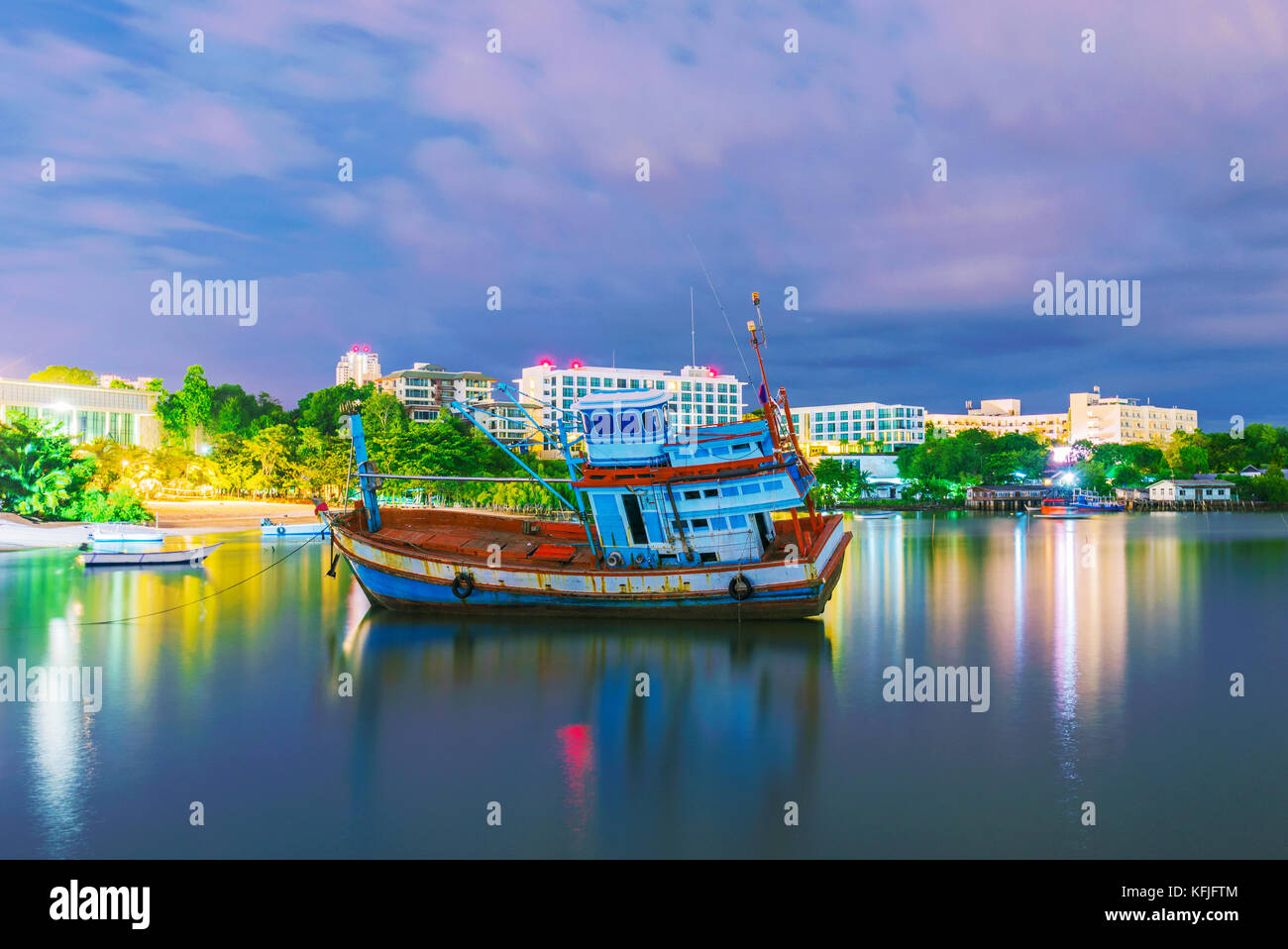 Night view of ship in the sea Stock Photo - Alamy