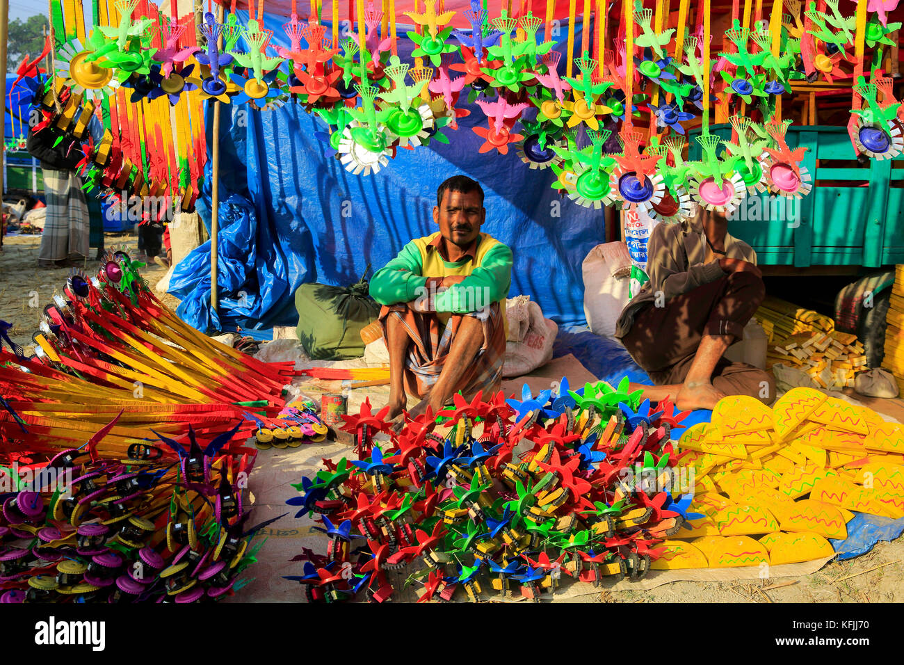 Wooden toys stall hi-res stock photography and images - Alamy