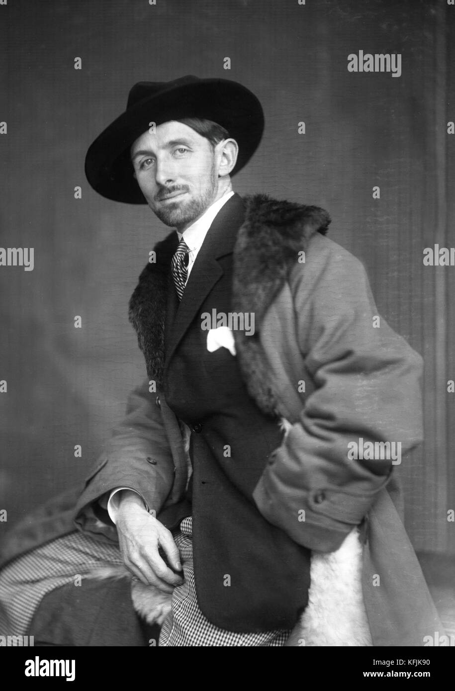 Louis majorelle hi-res stock photography and images - Alamy