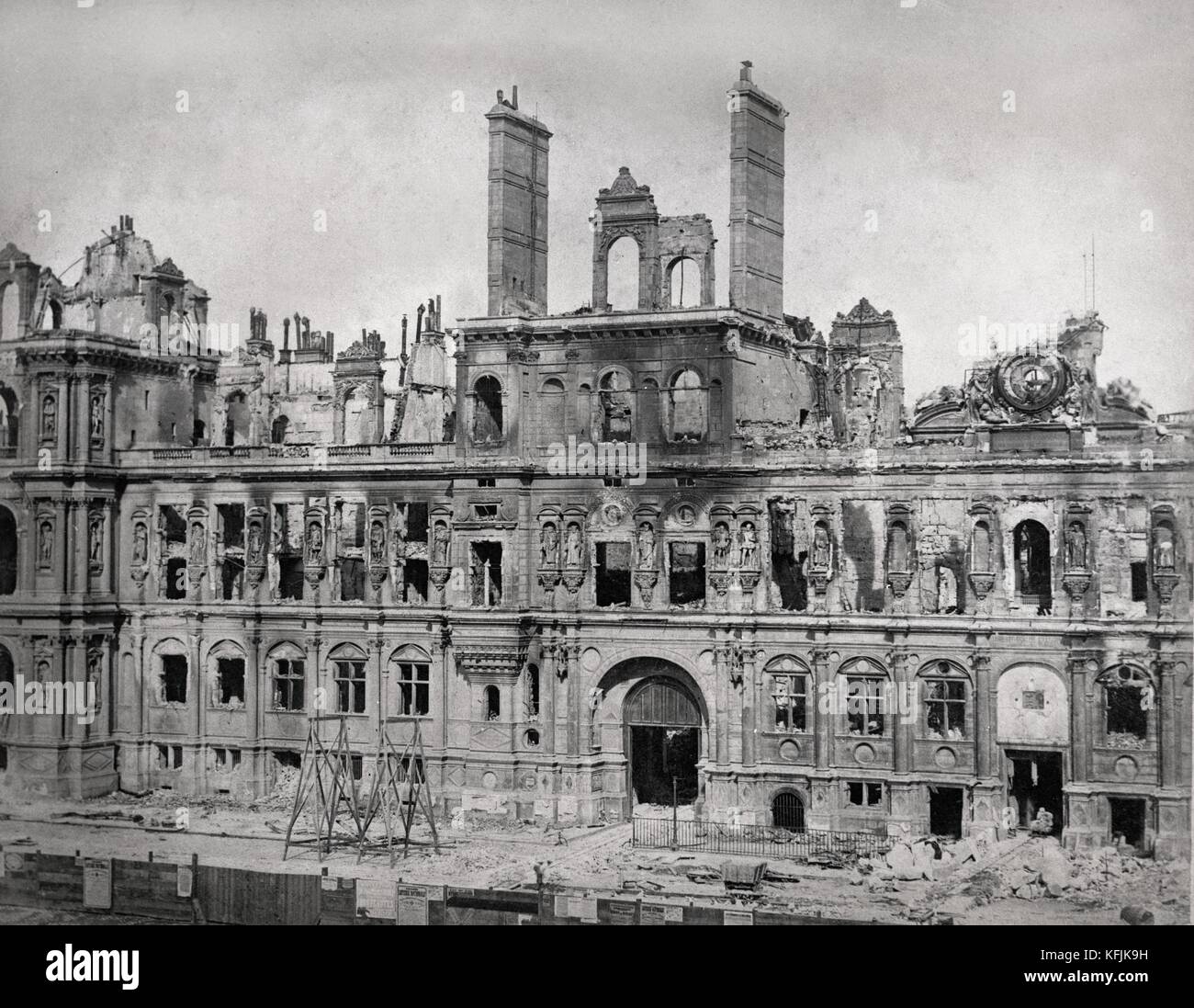 The Paris Commune: the Hôtel de Ville after the fire 1871 B&W glass ...