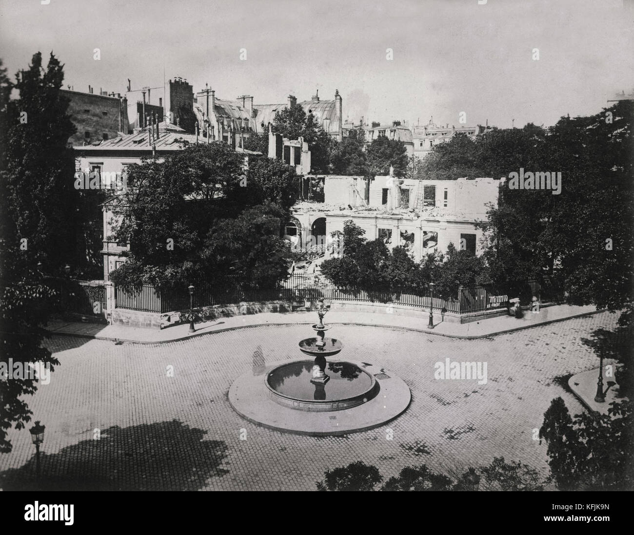 The Paris Commune: Adolphe Tiers' hotel particulier being destroyed at ...