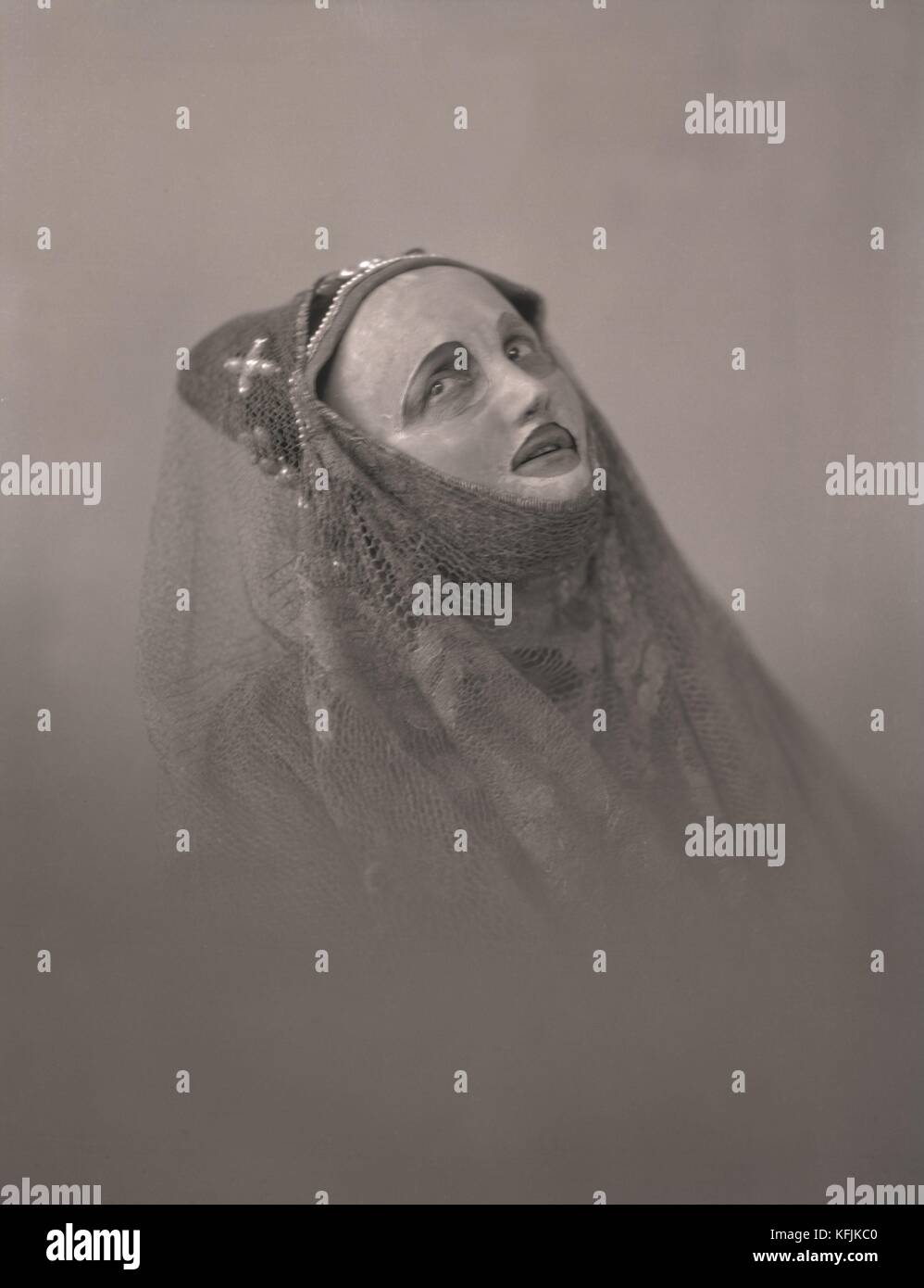 French actress and singer from the "Music-Hall" Yvette Guilbert (1865 ...