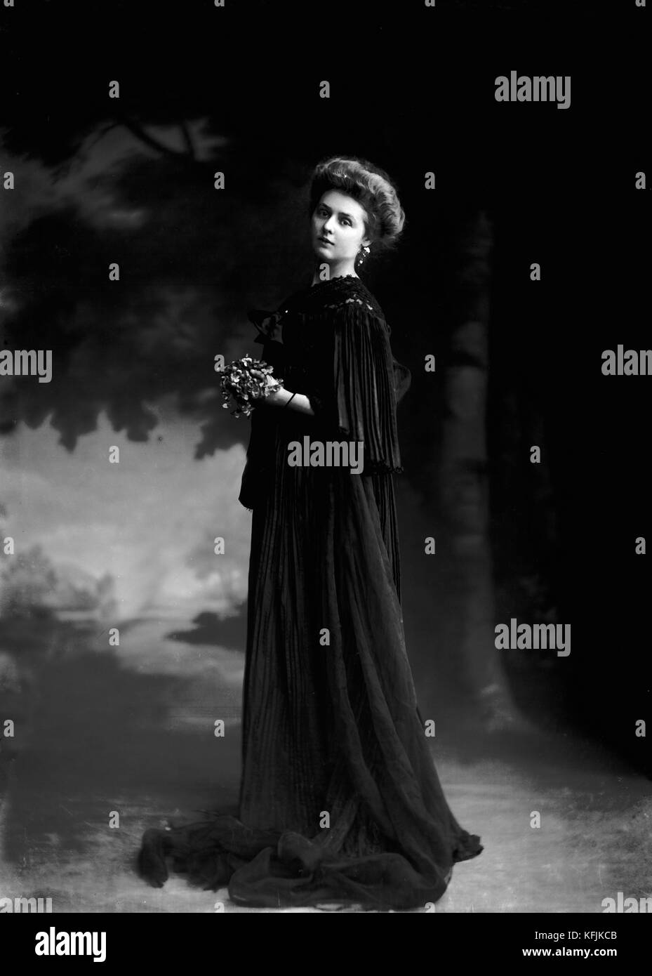 Renée Vivien, née Pauline Mary Tarn, nicknamed "Sapho 1900." French ...