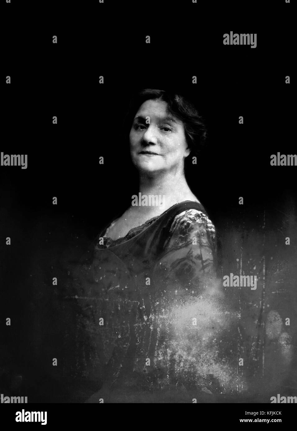 Yvette Guilbert, French cabaret singer Around 1925-1930 Taponier Photo ...