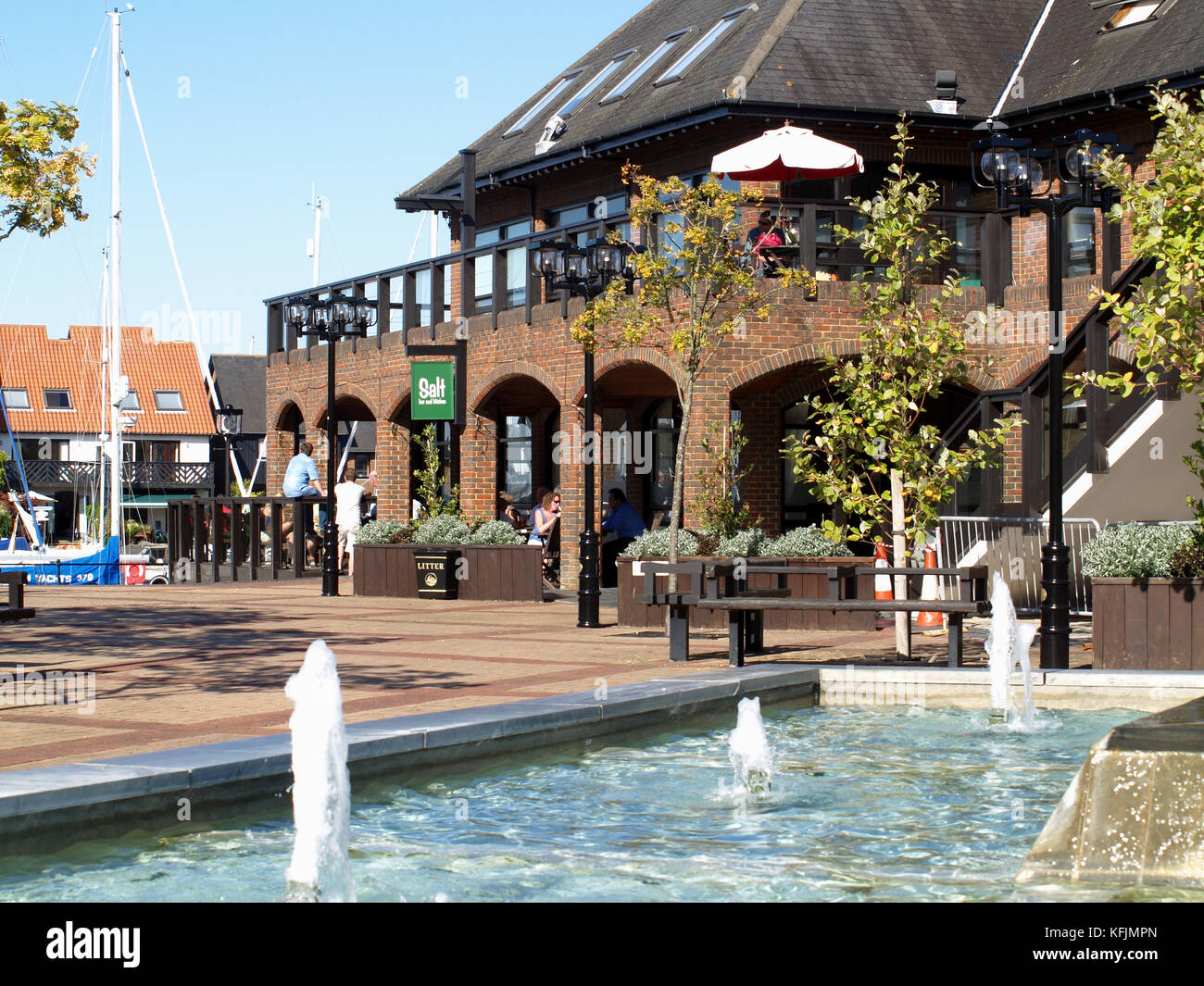 Hythe Marina Village High Resolution Stock Photography and Images - Alamy
