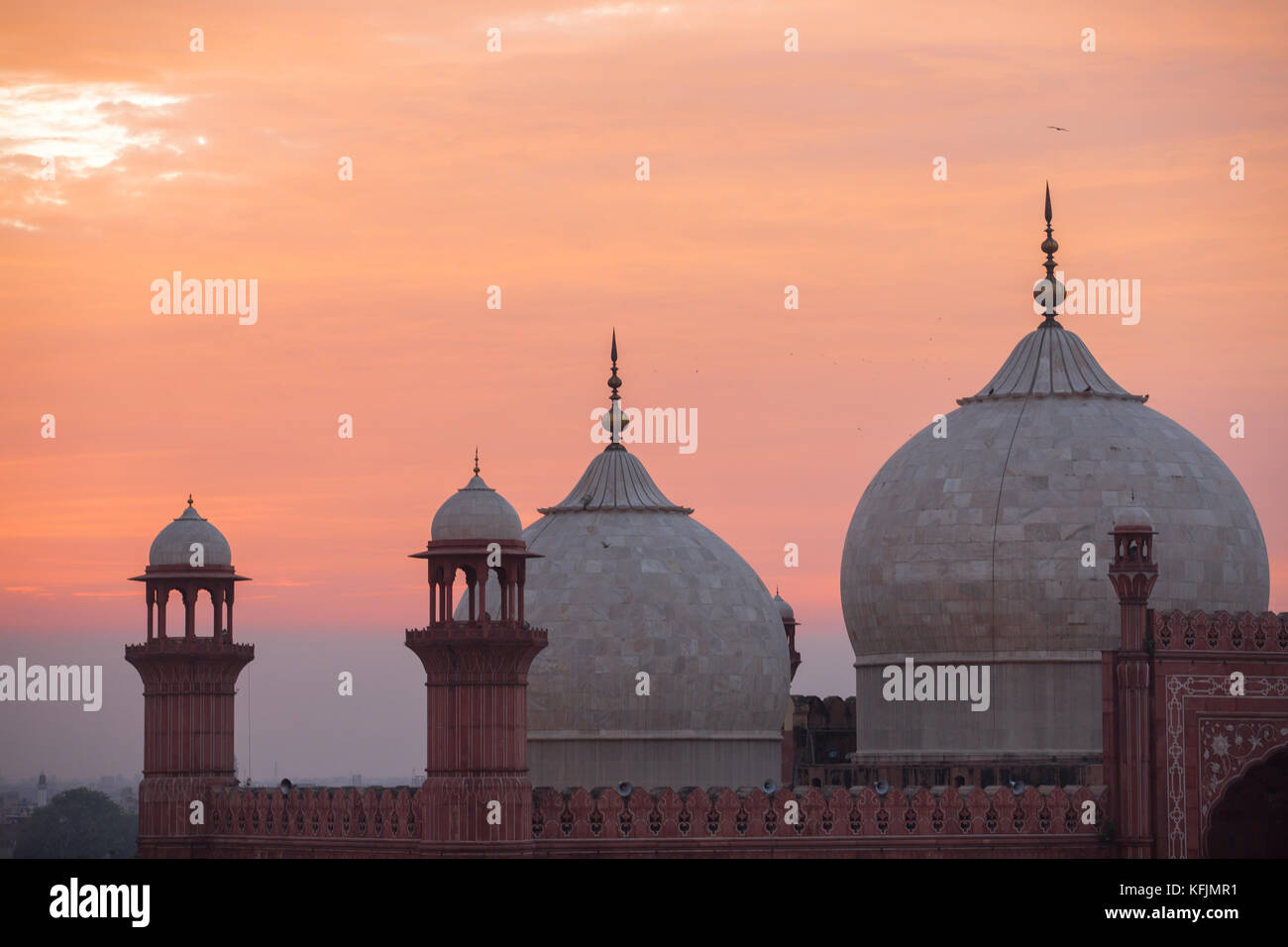 The Emperors Mosque - Badshahi Masjid at sunset Stock Photo - Alamy