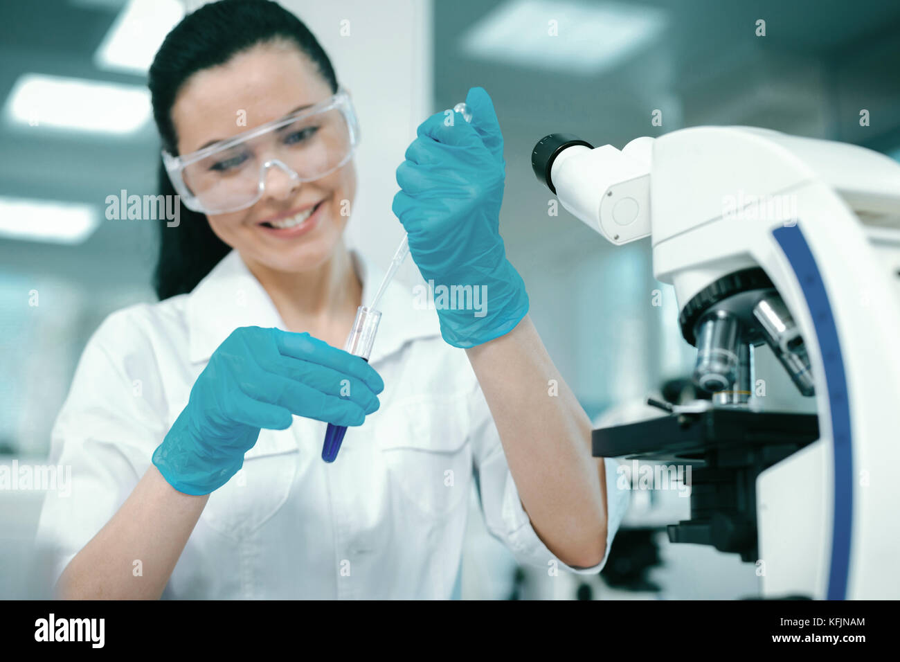 Female scientist wearing glasses hi-res stock photography and images ...