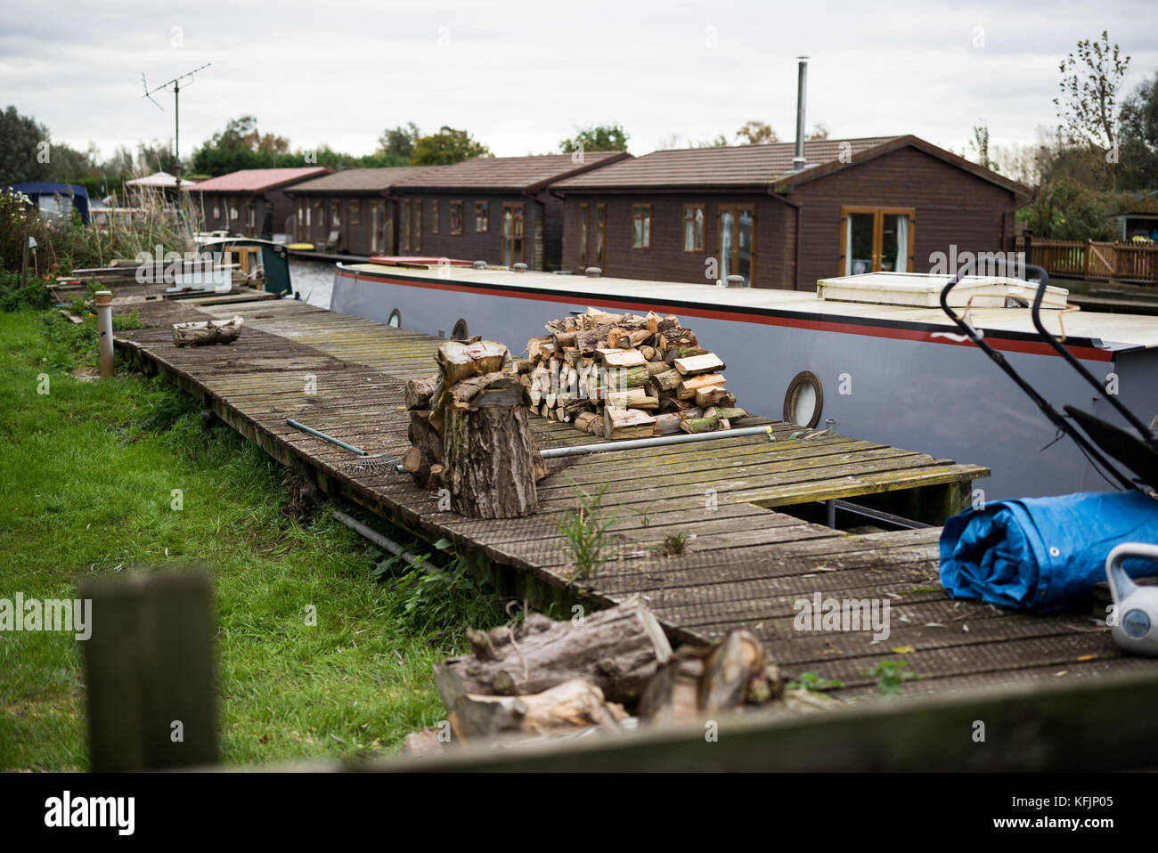 Moorings at Riverside Island Marina Stock Photo - Alamy