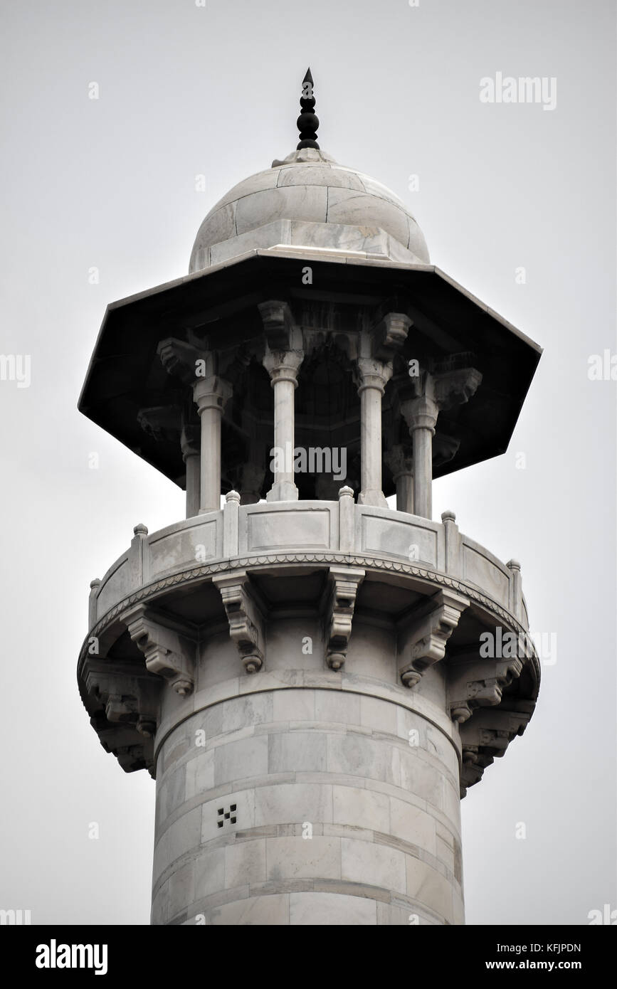 Minaret of Akbar's Tomb Stock Photo - Alamy