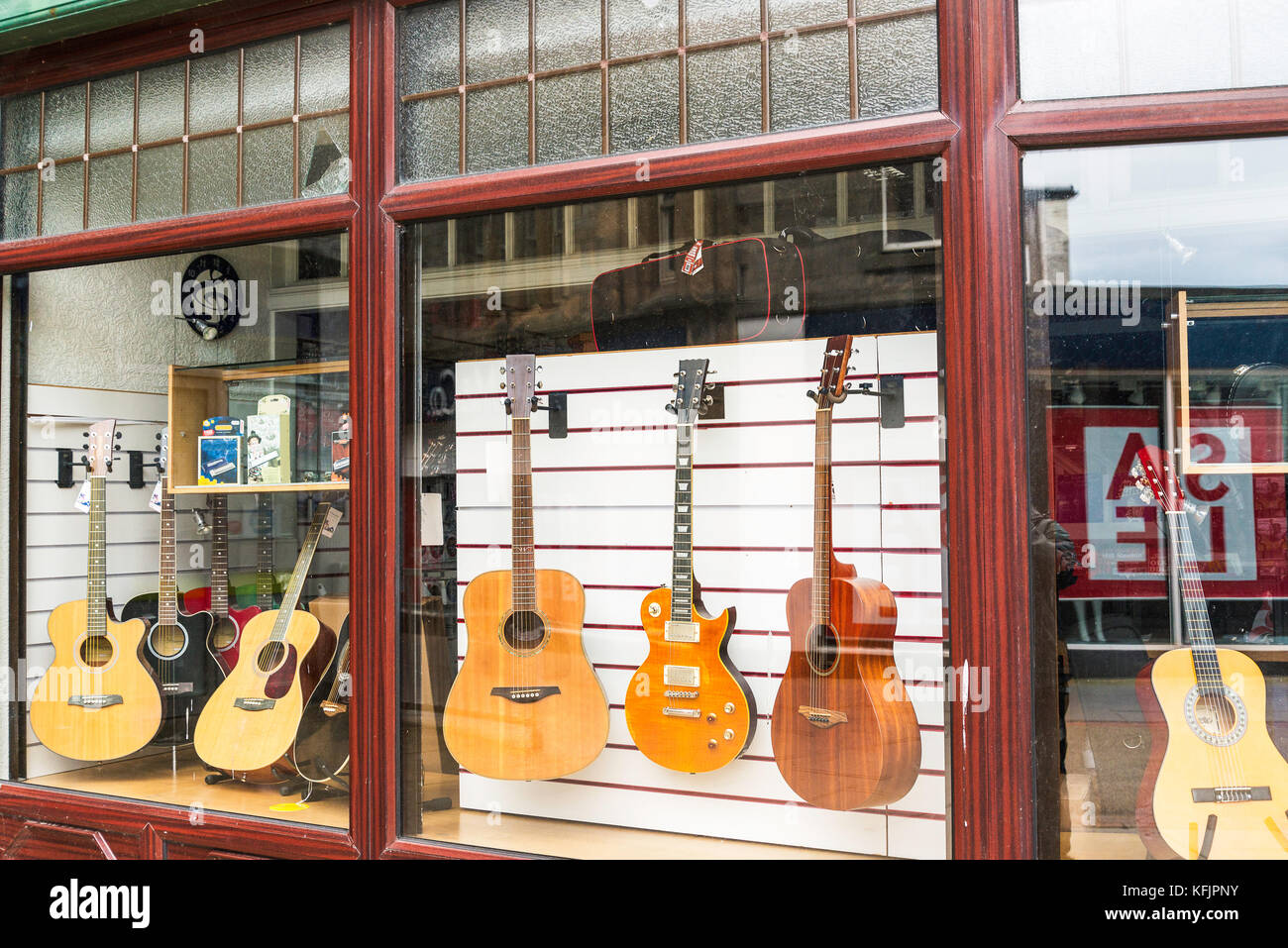 Thurso street hi-res stock photography and images - Alamy