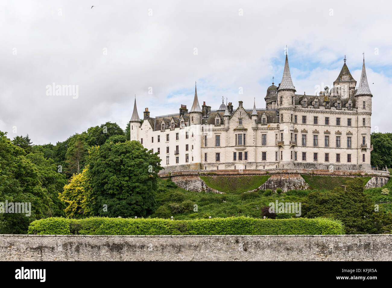 view of Dunrobin Castle from the beach Stock Photo - Alamy