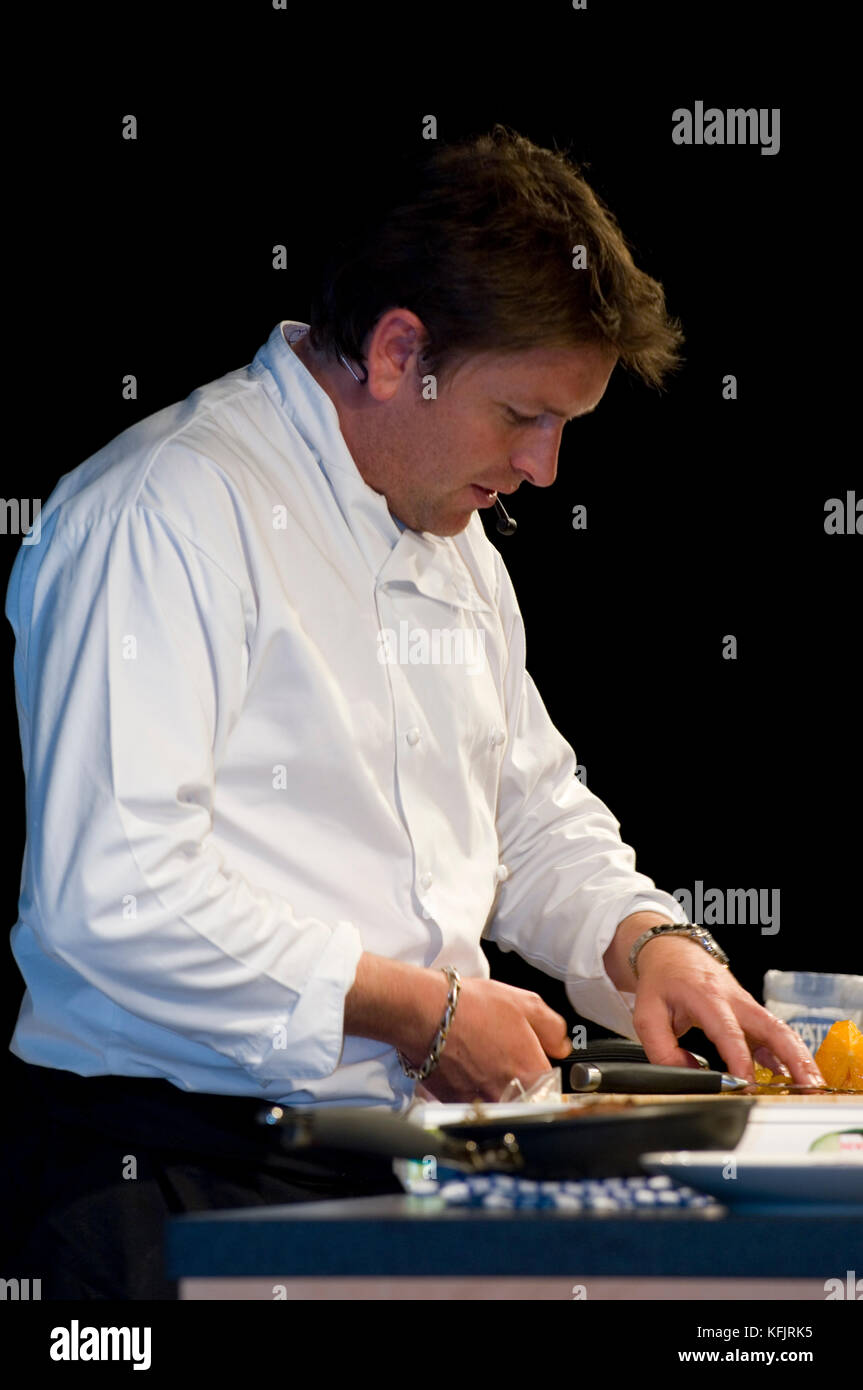 Saturday kitchen bbc hi-res stock photography and images - Alamy