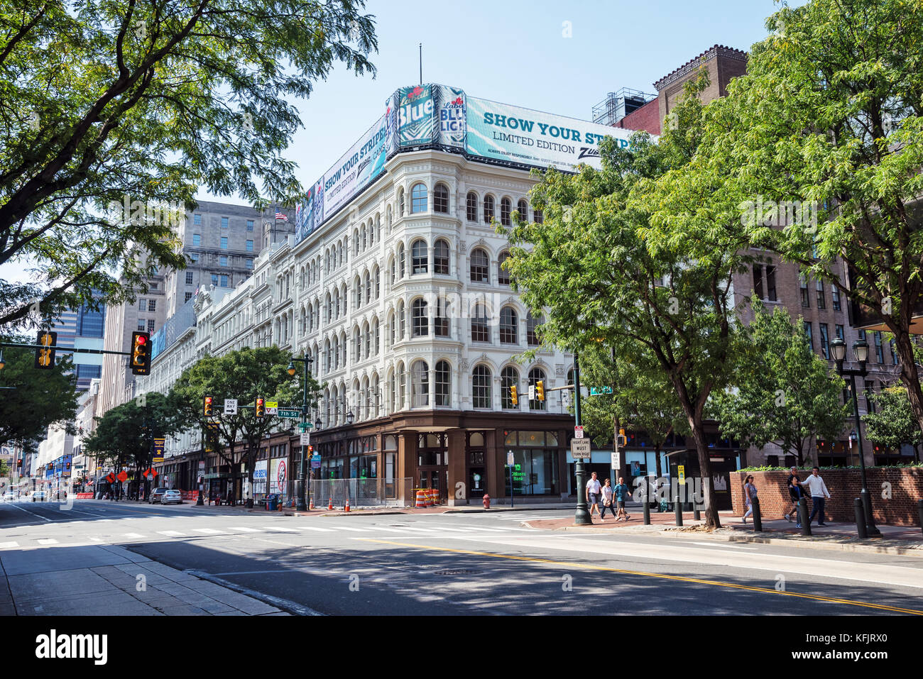 Downtown philadelphia market street hi-res stock photography and images ...