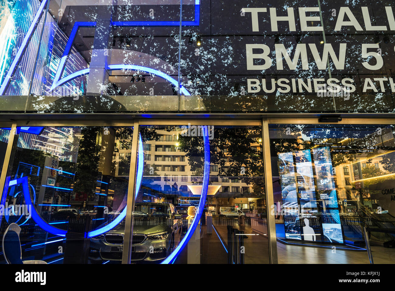 Bmw dealership sign hi-res stock photography and images - Alamy