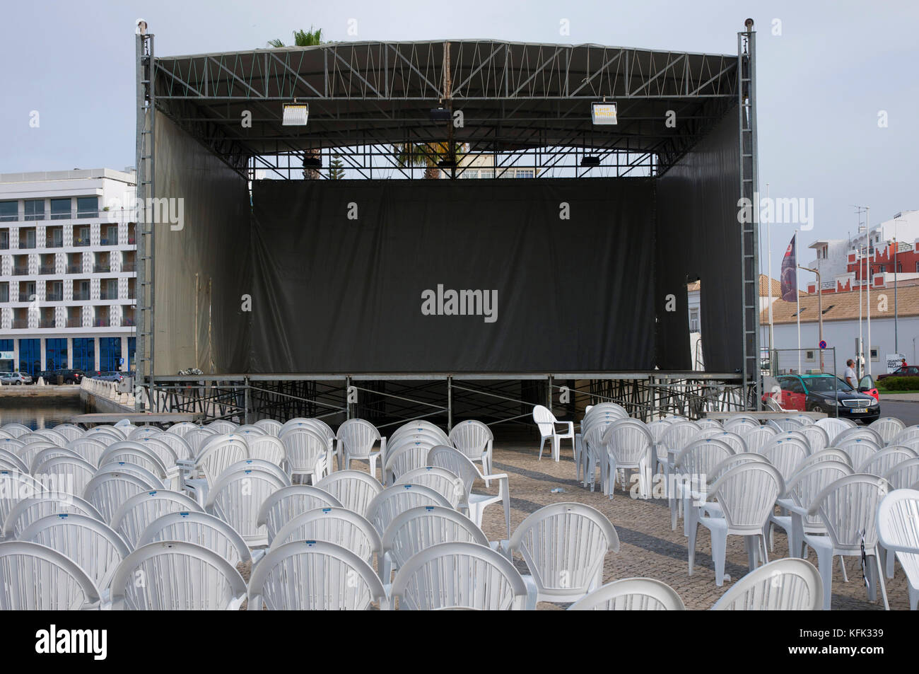 Empty stage hi-res stock photography and images - Alamy