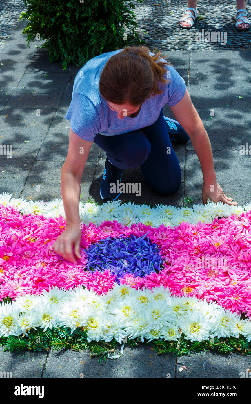 Woman carpet tourist hi-res stock photography and images - Alamy