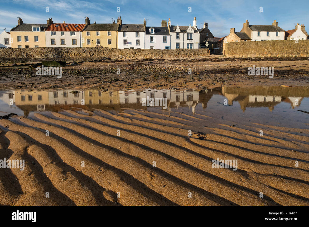 Scottish terrace houses hi-res stock photography and images - Alamy
