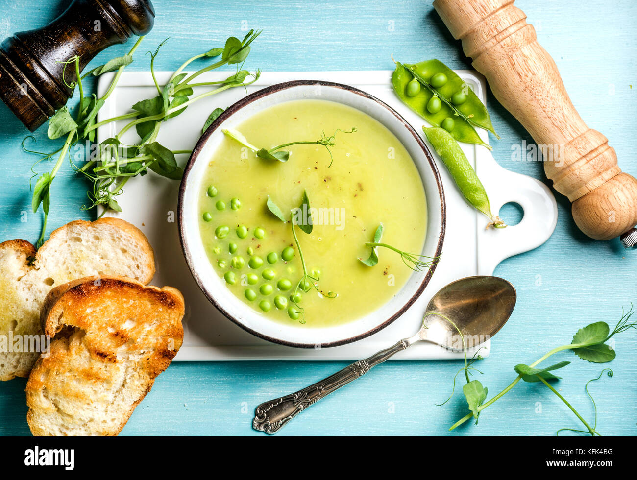Light summer green pea hi-res stock photography and images - Alamy