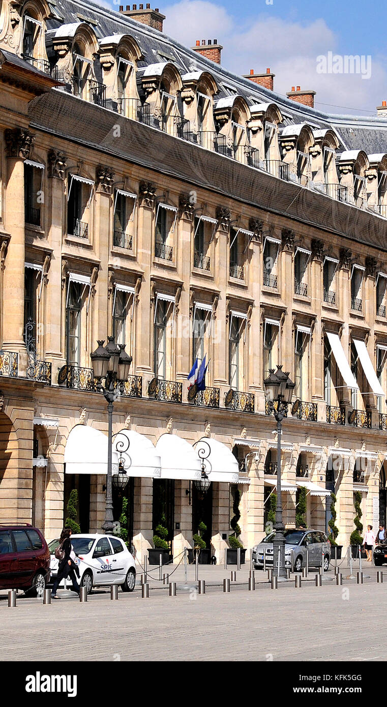 The ritz paris exterior hi-res stock photography and images - Alamy