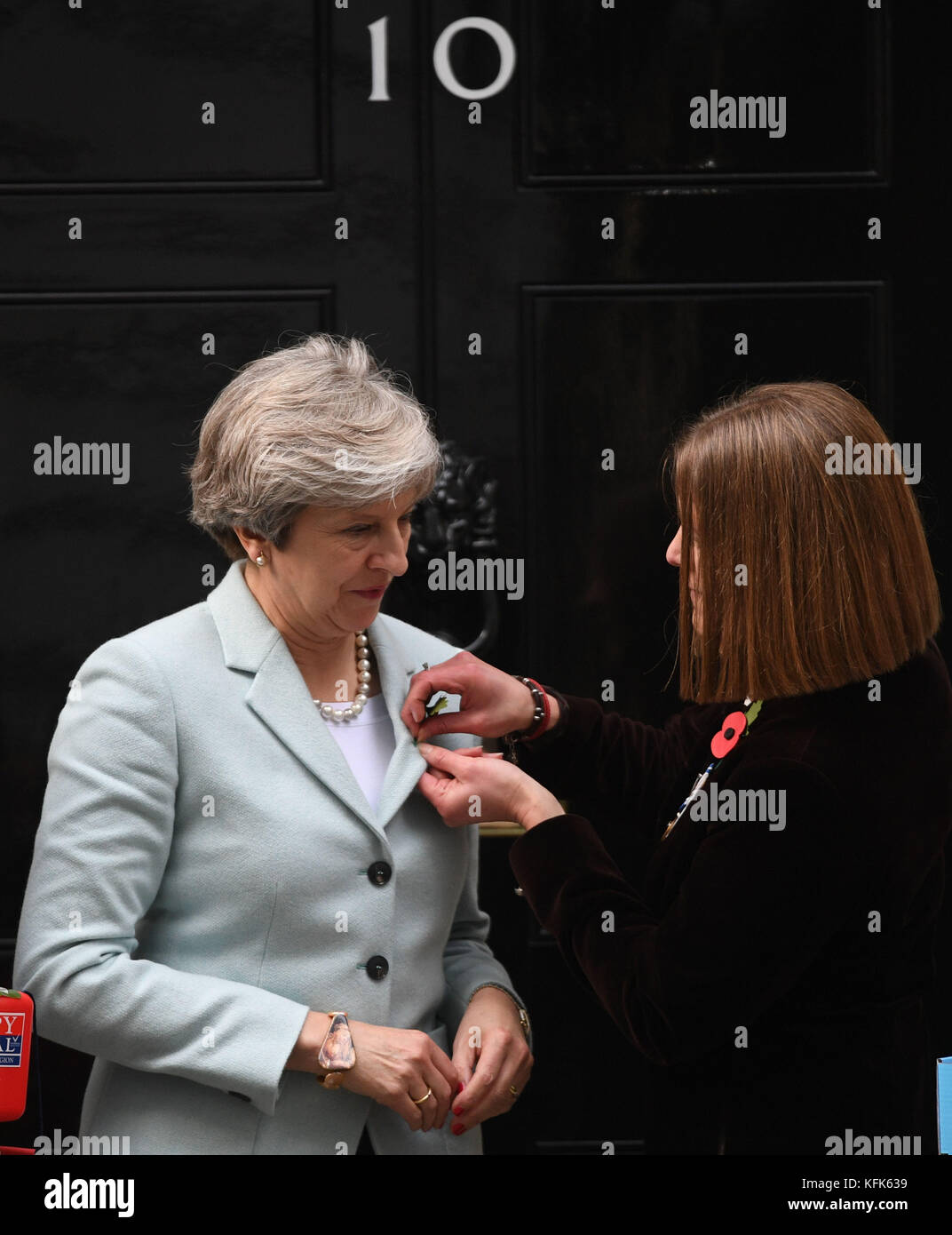 Poppy outside 10 downing street hi-res stock photography and images - Alamy