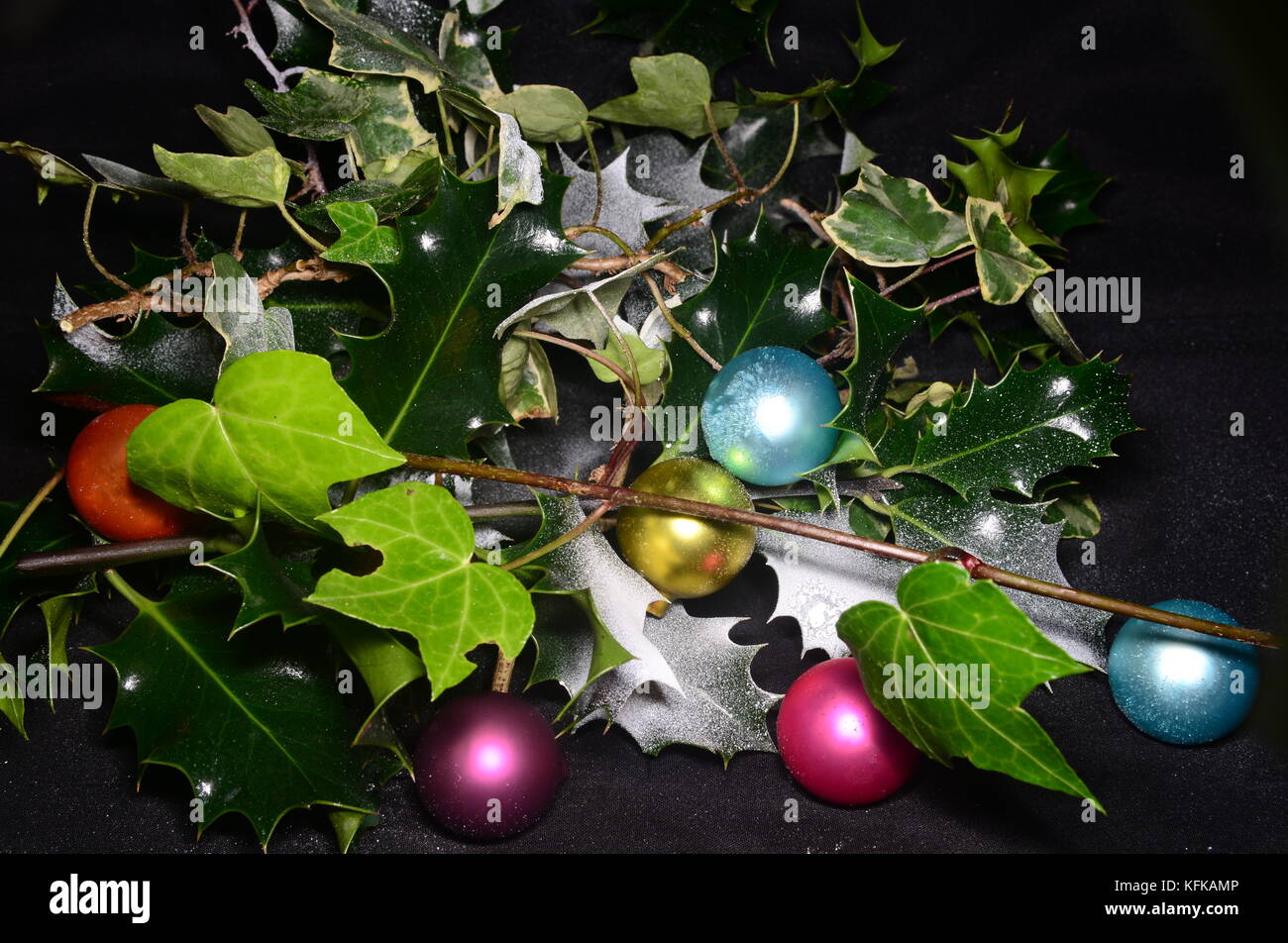 Holly and the ivy hi-res stock photography and images - Alamy