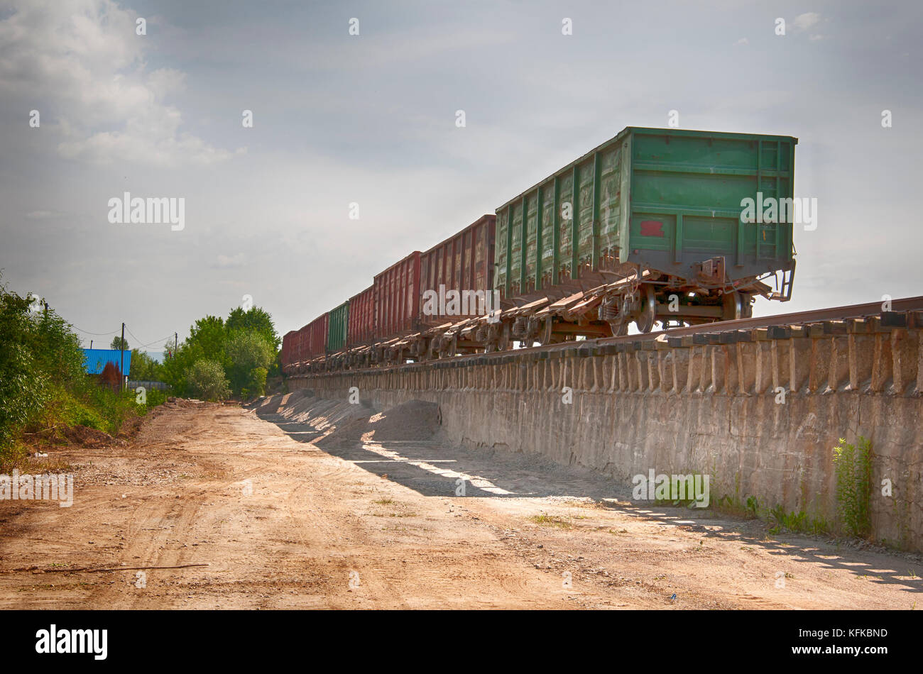 Rail wagon unloading hi-res stock photography and images - Alamy