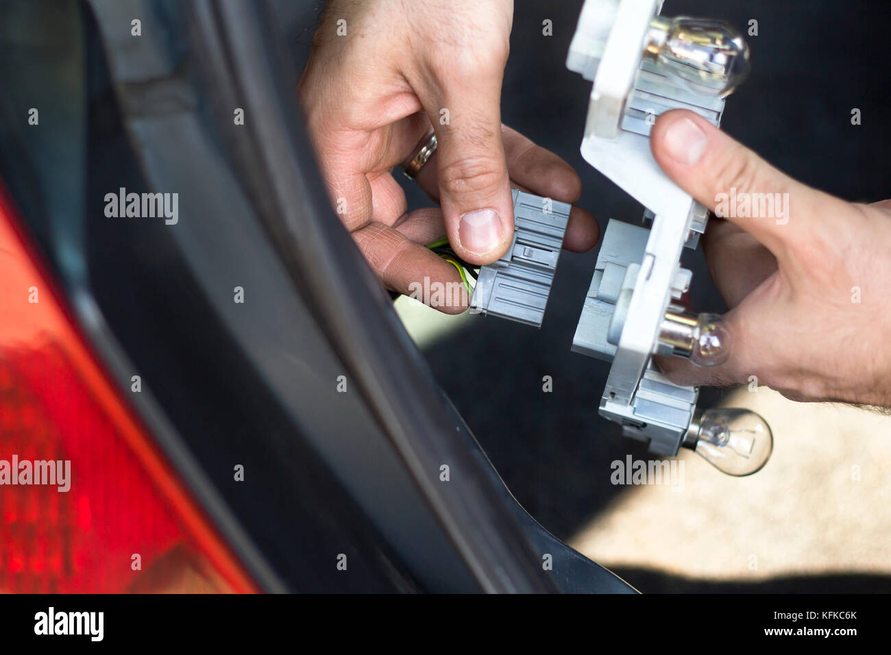Mechanic workshop entrance hi-res stock photography and images - Alamy