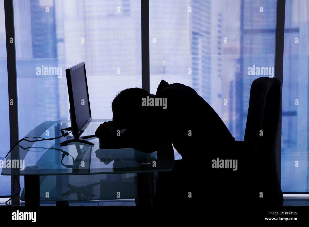 Sleeping silhouette hi-res stock photography and images - Alamy