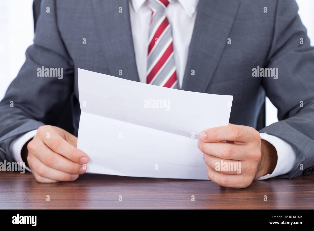 Reading document paper hi-res stock photography and images - Alamy