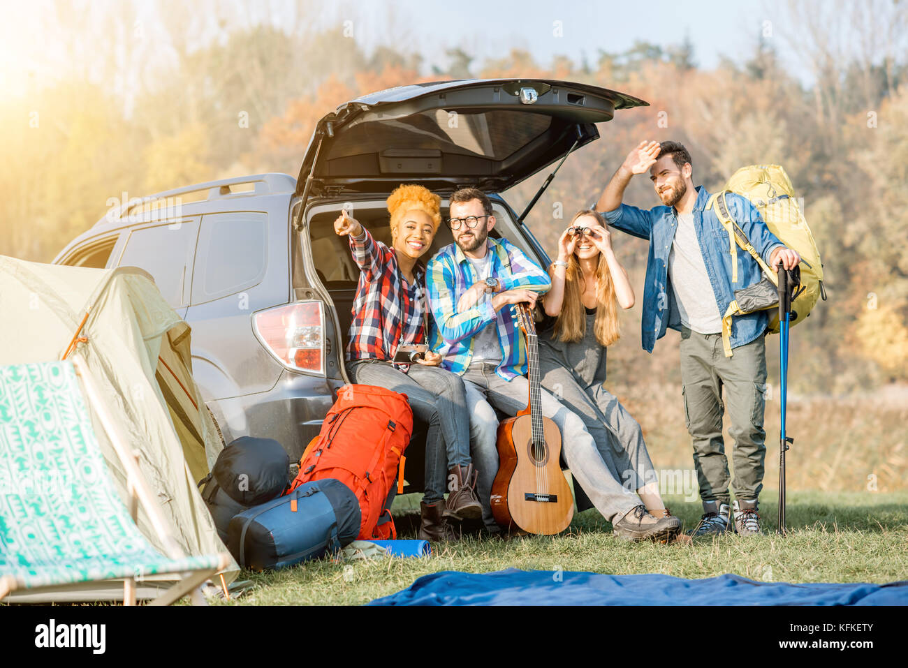 Friends at summer camp hi-res stock photography and images - Alamy