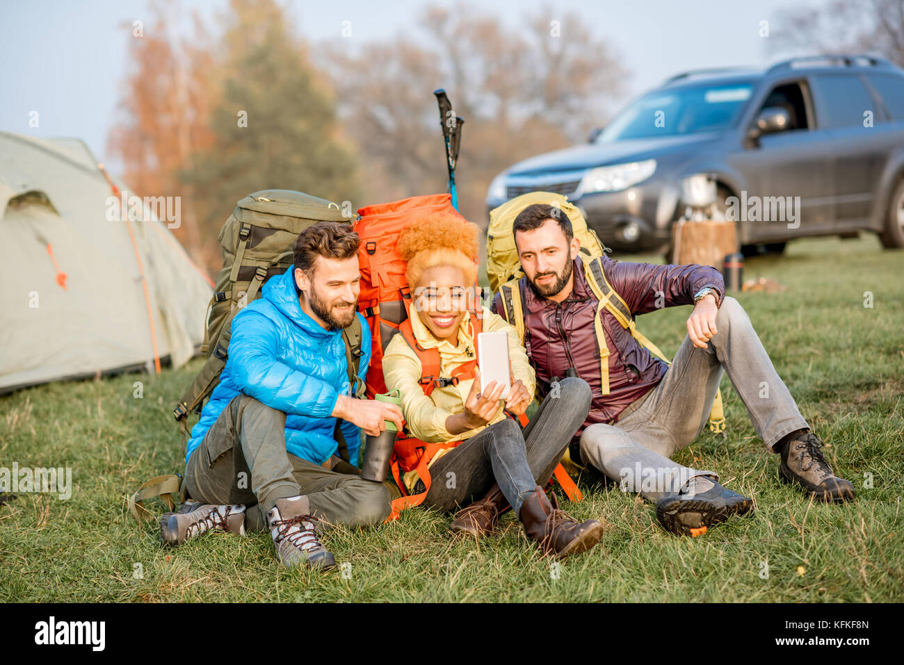 Male female friends backpacks hi-res stock photography and images - Alamy