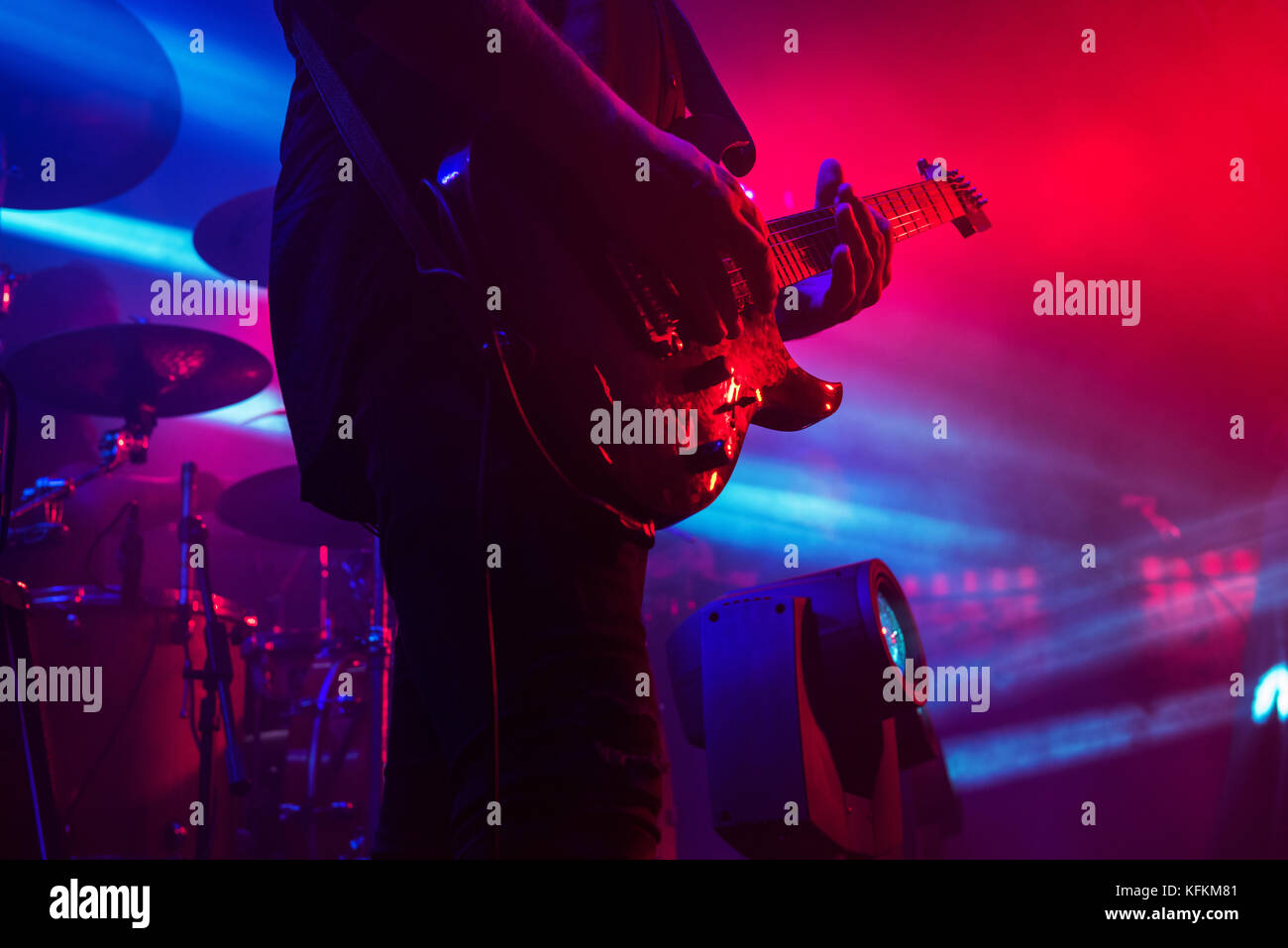 Concert closeup stage crowd hi-res stock photography and images - Alamy