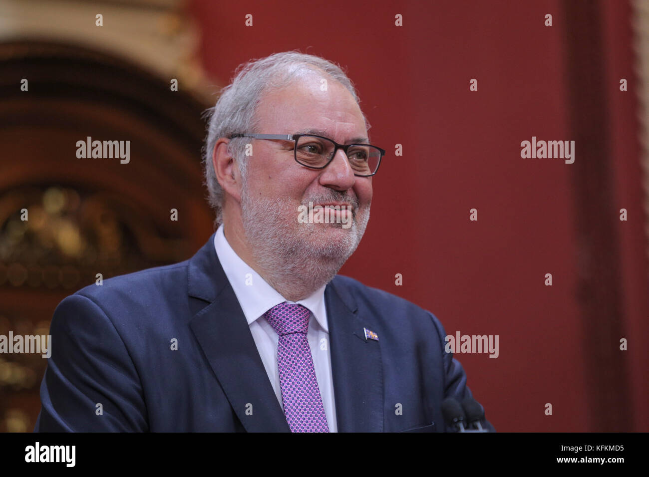 Pierre Arcand is sworn in as Ministre responsable de lÕAdministration ...