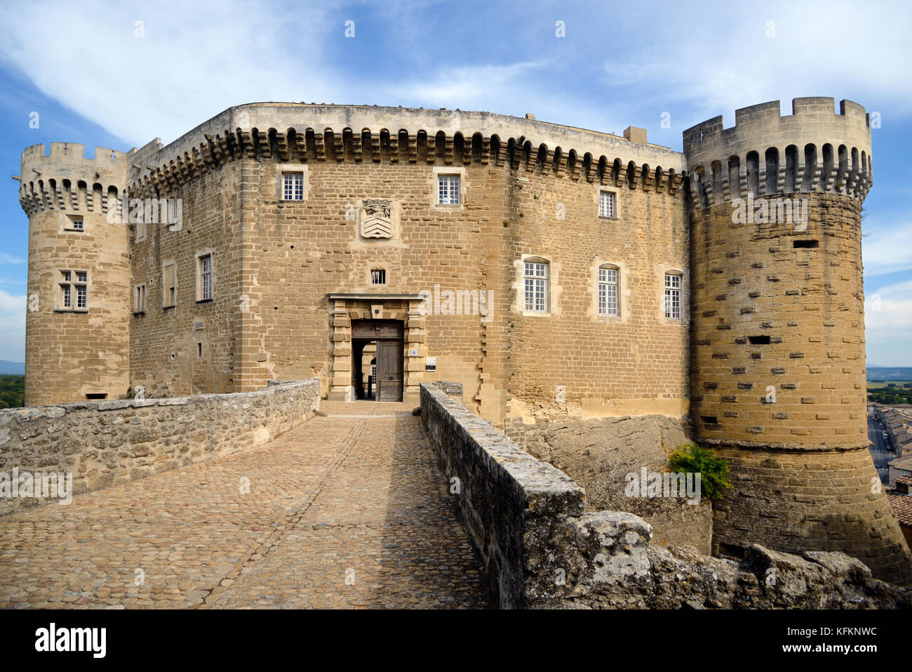 Medieval turret castle exterior hi-res stock photography and images - Alamy