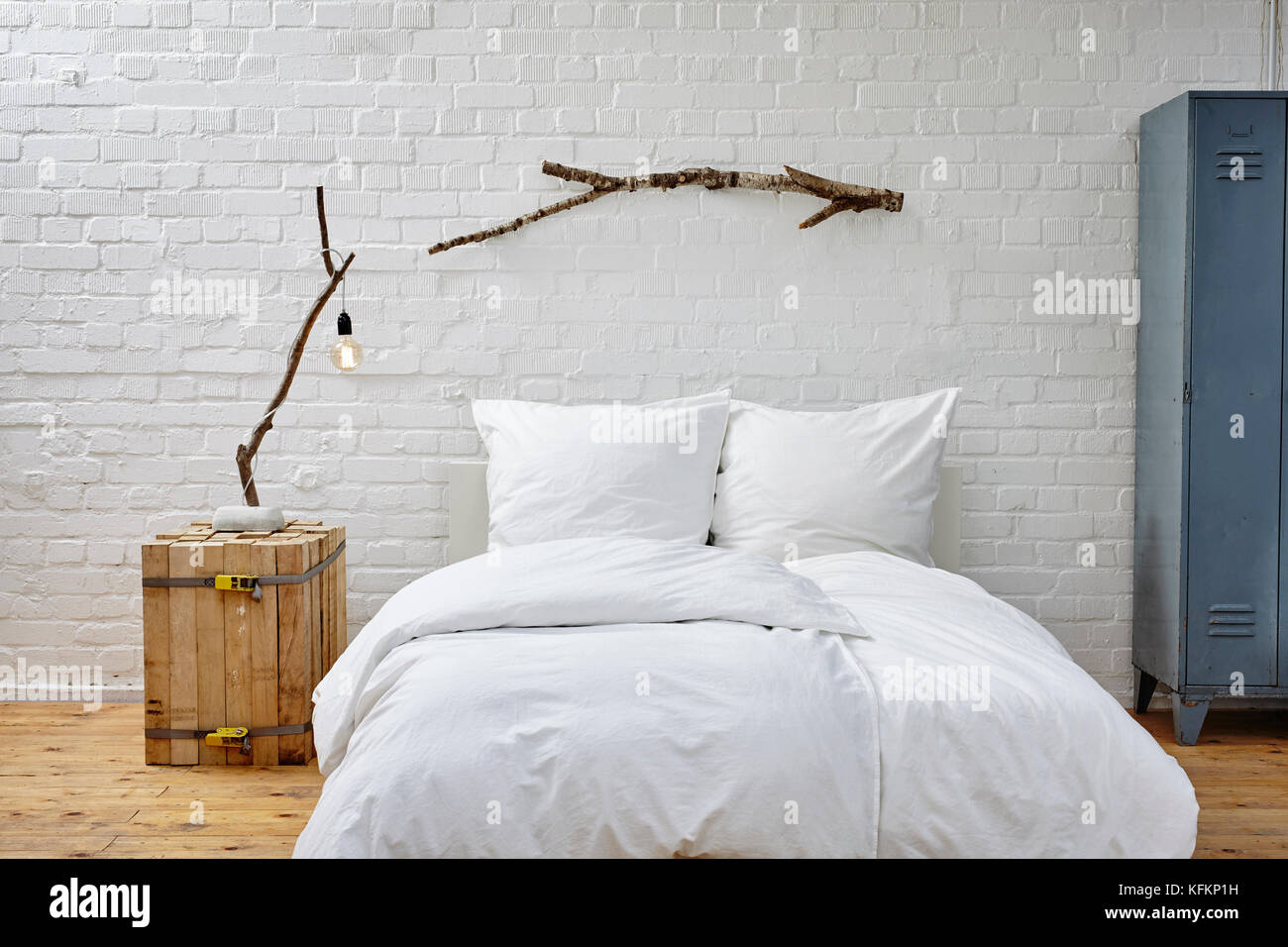 Loft white brick hi-res stock photography and images - Alamy