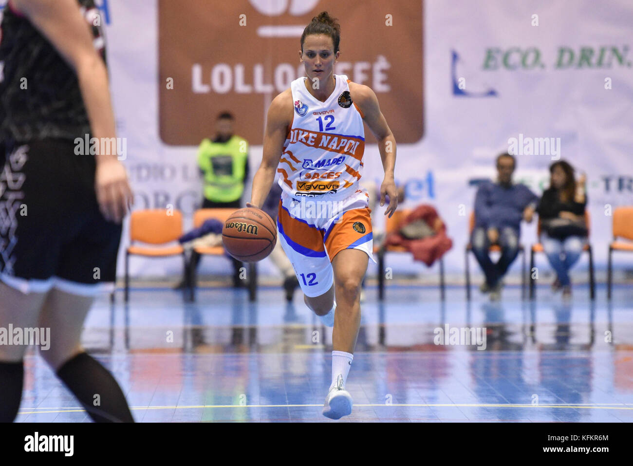 Cercola, Italy. 29th Oct, 2017. Naples's guard Jillian Christina Harmon ...