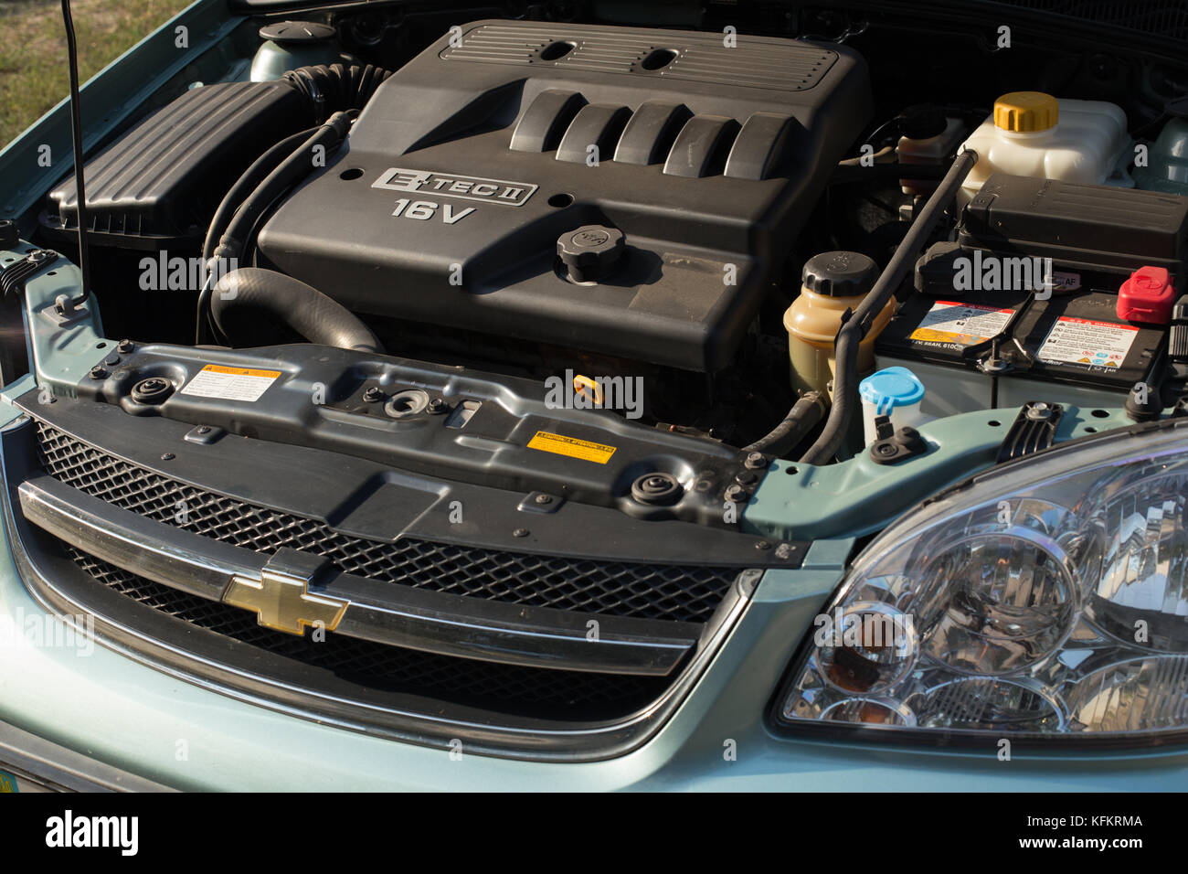 Under the hood hi-res stock photography and images - Alamy