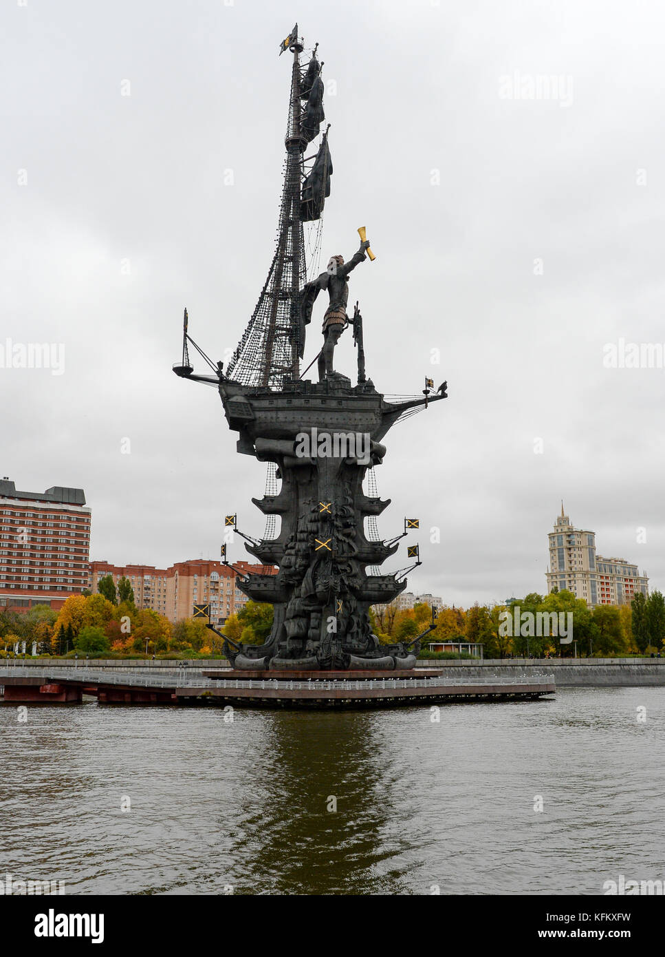 Moscow, Russia. 14th Oct, 2017. The monument for Peter the Great, a ...