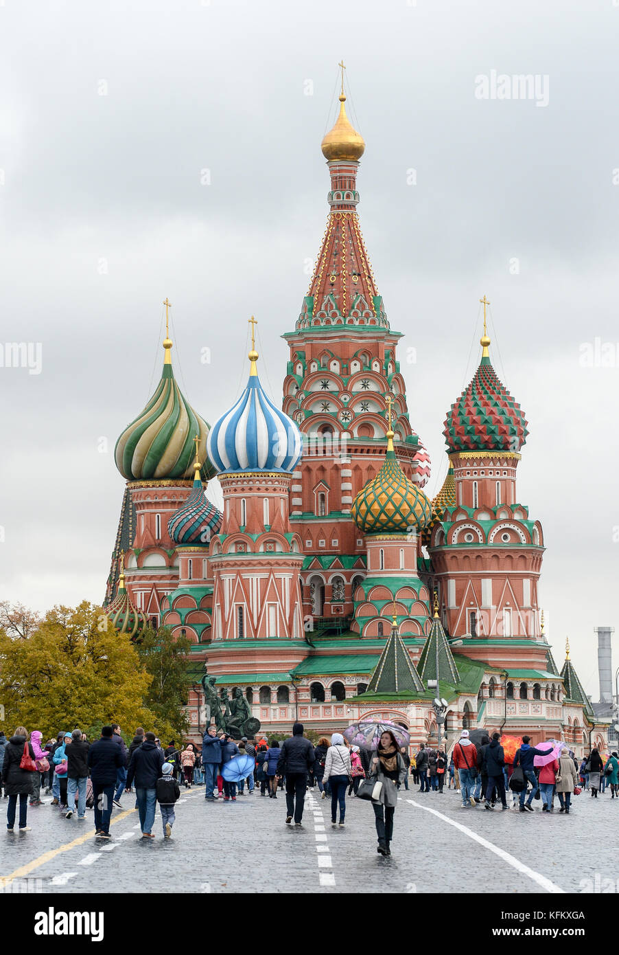 Moscow, Russia. 14th Oct, 2017. The Saint Basil's Cathedral ...